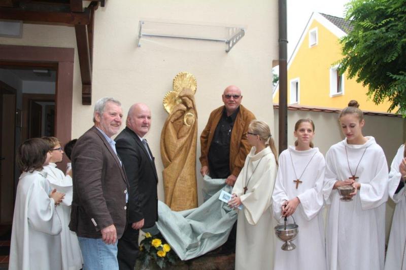 15.08.2014 Skulpturübergabe von Hanspeter Wedlich an das Krippenmuseum ...